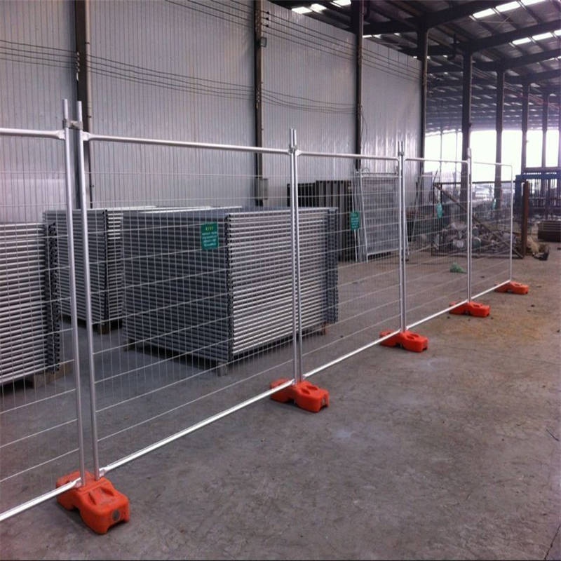 Portable temporary fencing
