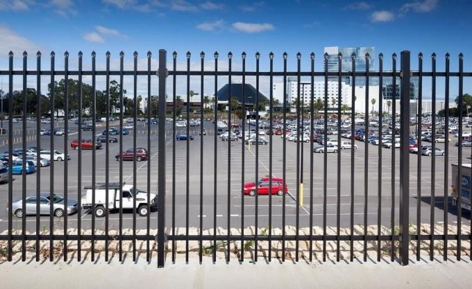 diplomat fence
