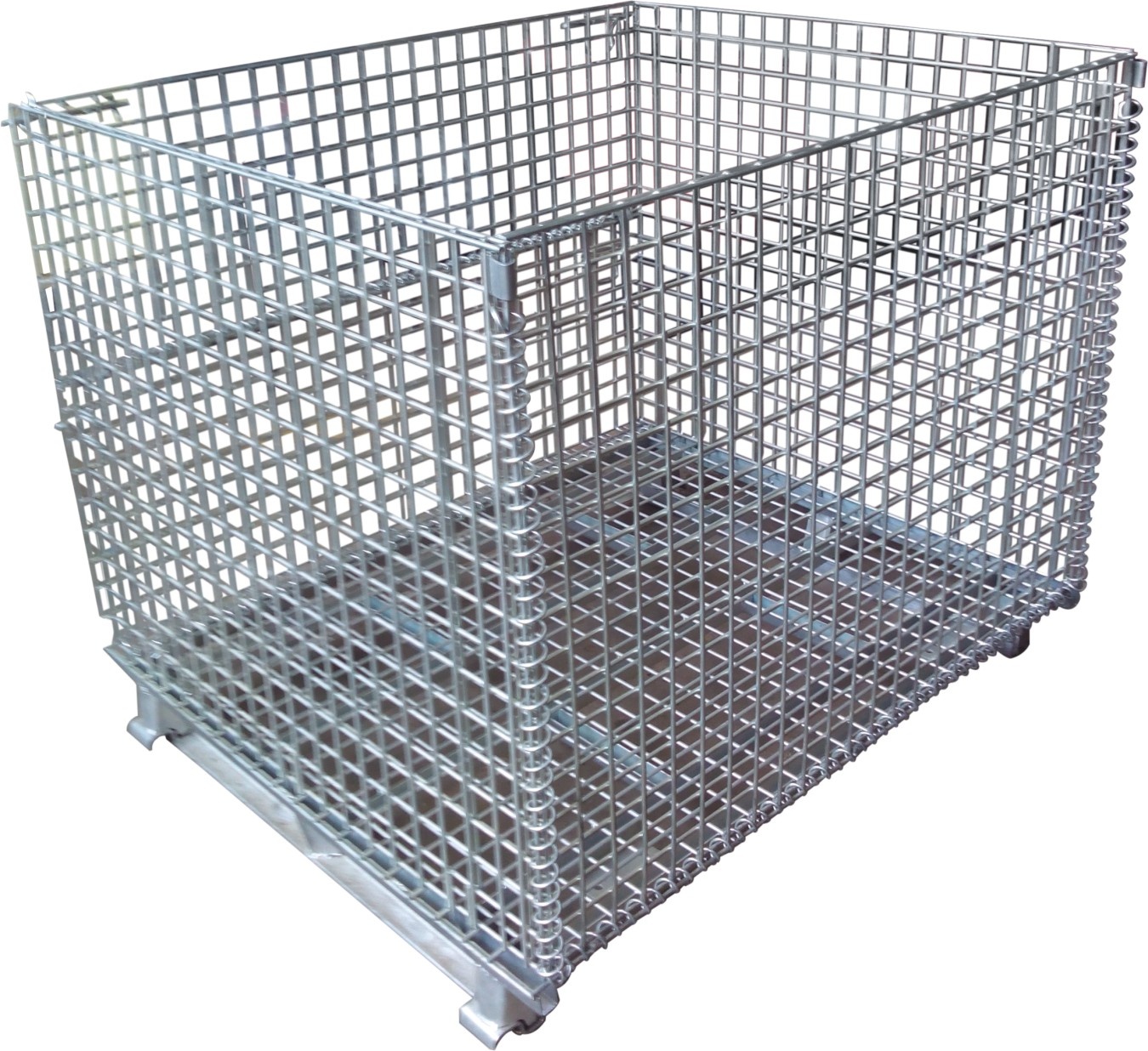 Collapsible wire mesh containers