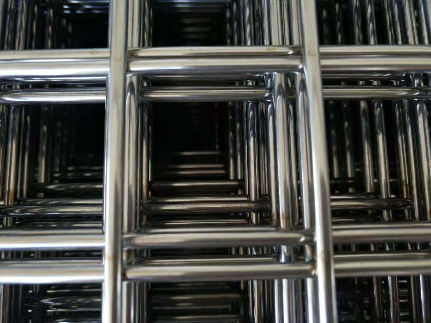 Stainless steel welded wire mesh